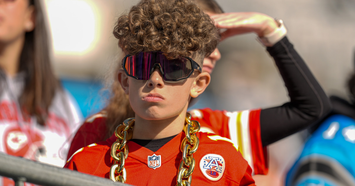 Chiefs Player Saves Falling Kid From Stands After Win - Athlon Sports