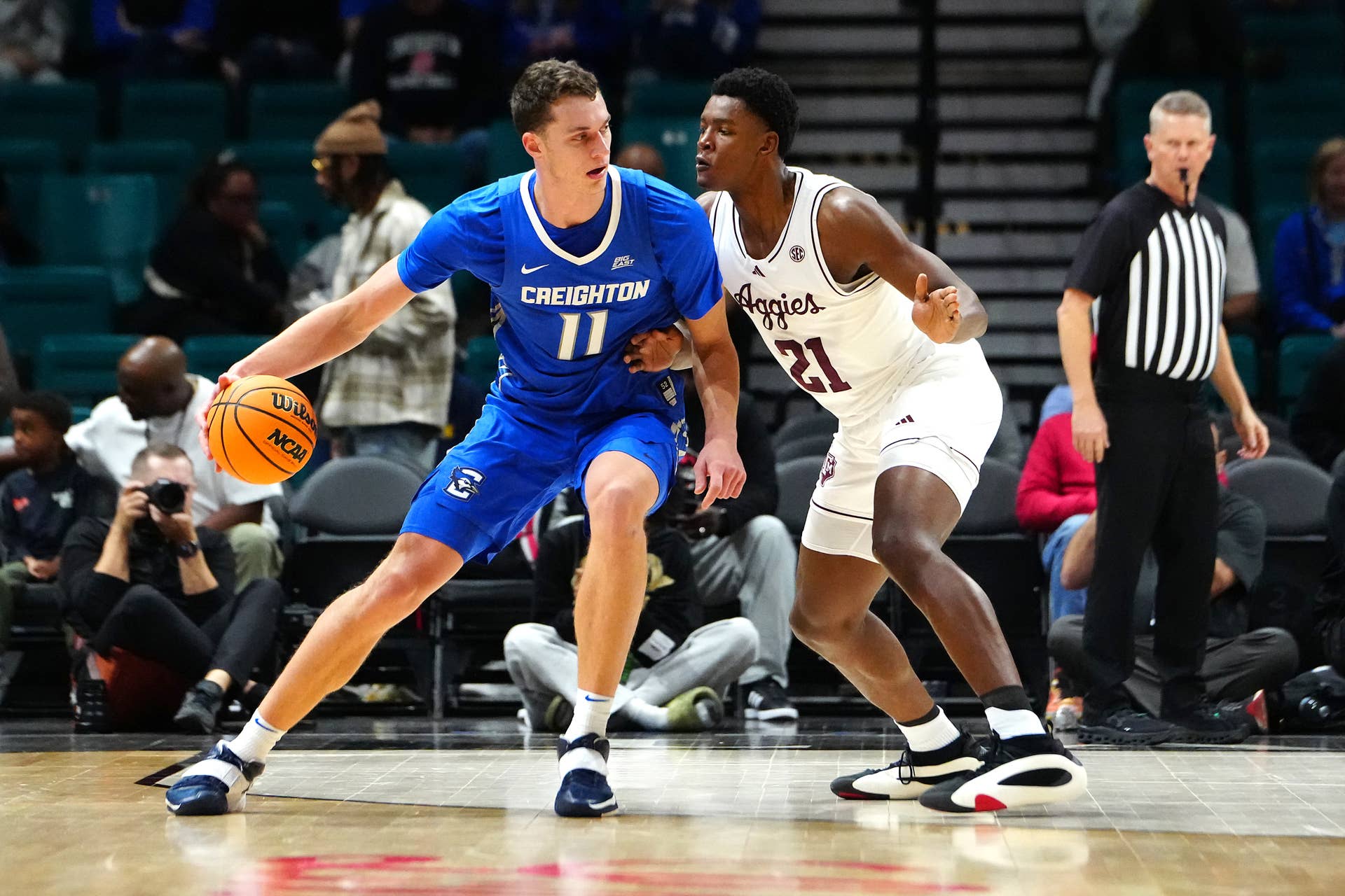 7-Foot-1 Big Man Turns Heads During NBA Draft Combine - Athlon Sports