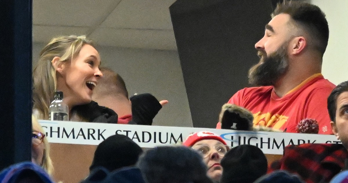 Jason Kelce Responds to Fan’s Claim Wife Kylie Hates Travis Kelce, Rest ...