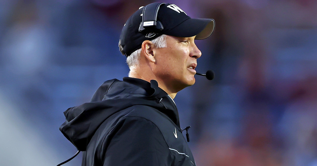 Ex-ACC Coach of the Year Steps Away From College Football Team After 11 ...