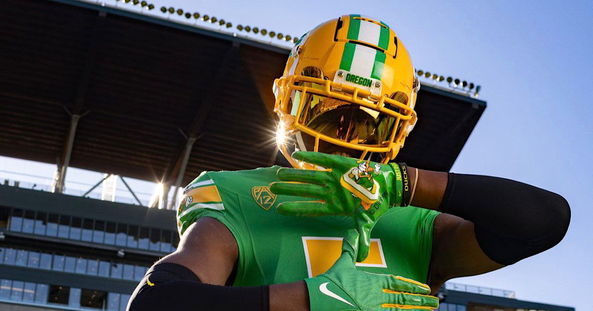 Huskies Make Top Eight For Coveted 2026 DB - Athlon Sports