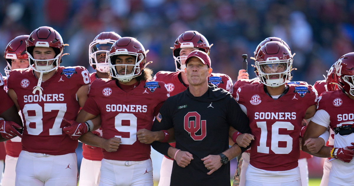 Brent Venables Sends Message on Ex-Oklahoma QB Jackson Arnold After ...