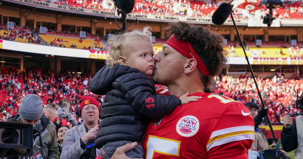 Kansas City Chiefs' Patrick Mahomes Shows Off Adorable Family Easter ...