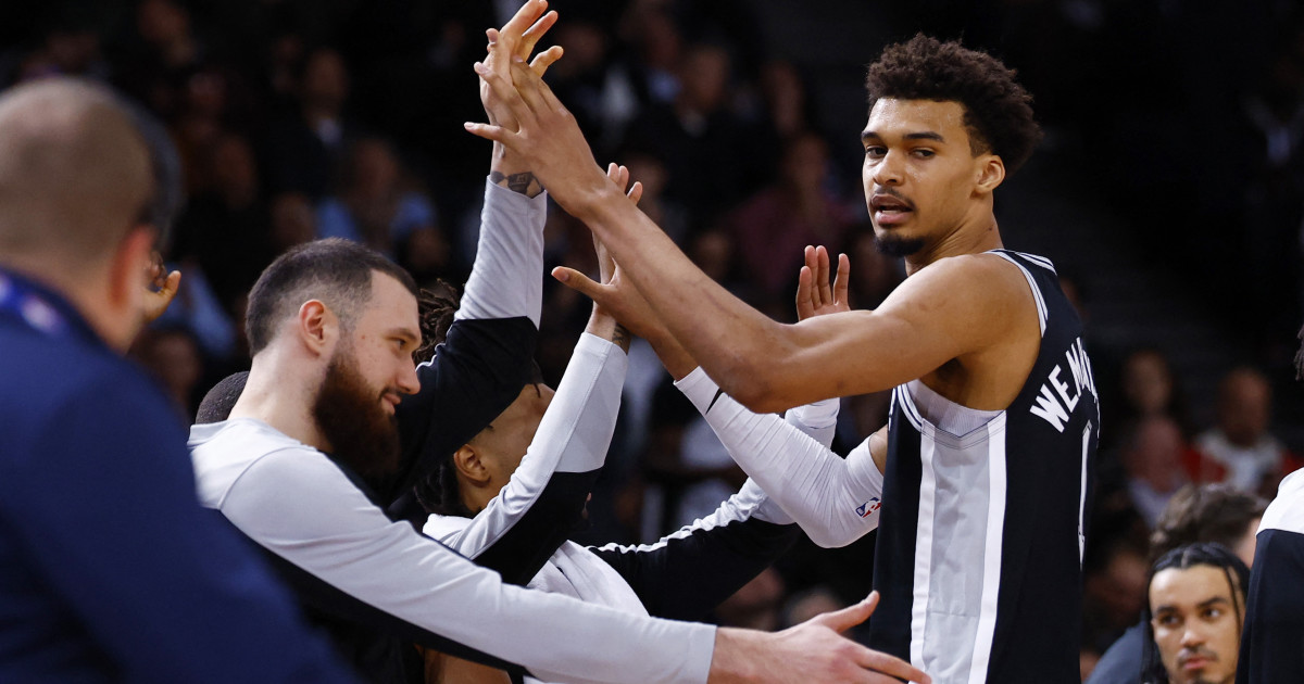 San Antonio Spurs Fans Joke About Funniest Offseason Result Possible - Athlon Sports