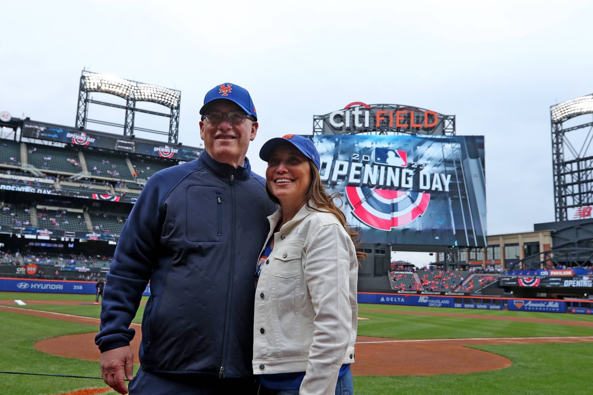 Mets Owner's Wife Turns Heads Before MLB Season - Athlon Sports