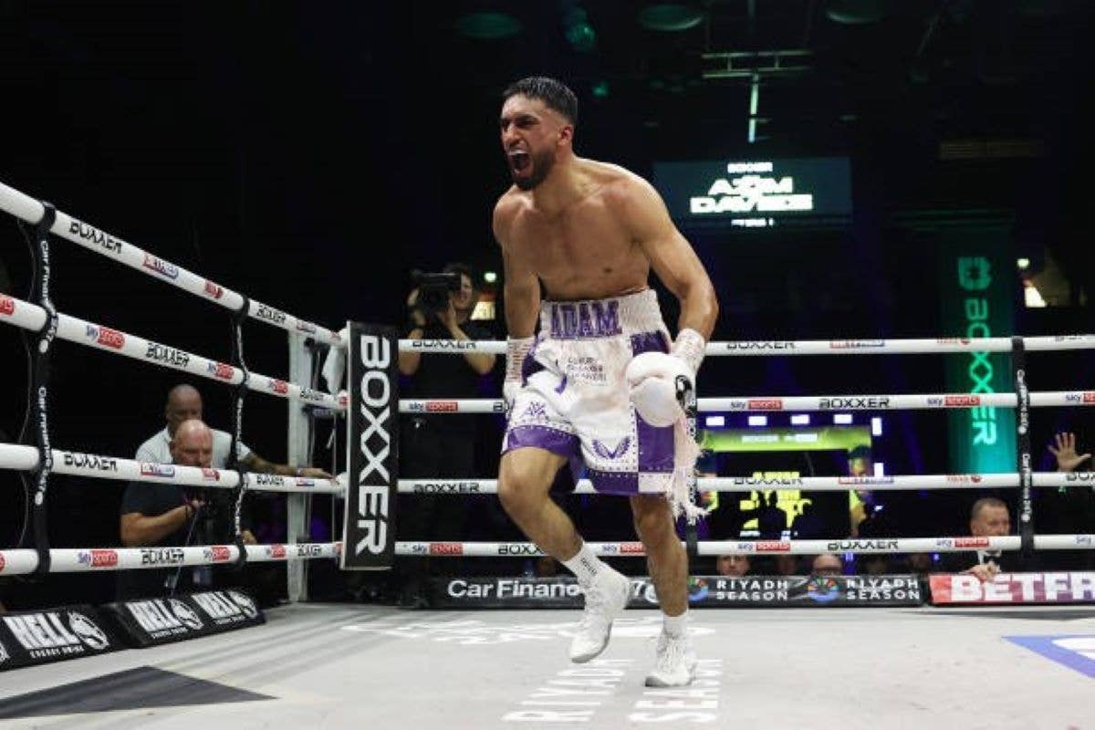 Adam Azim Dominated Ohara Davies in Career-defining Victory - Athlon Sports