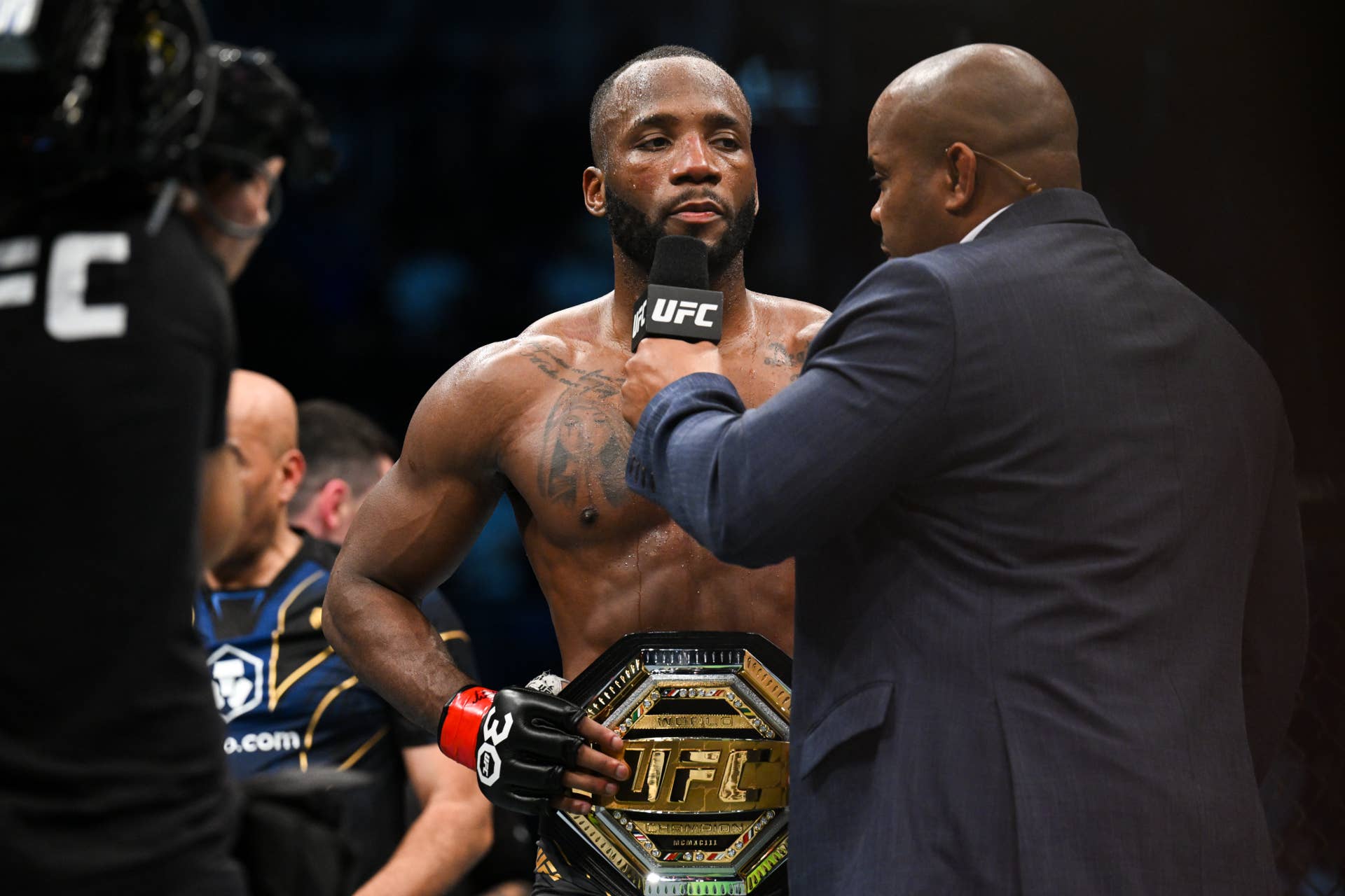UFC London Betting Odds, Best Picks, and Fight Analysis - Athlon Sports