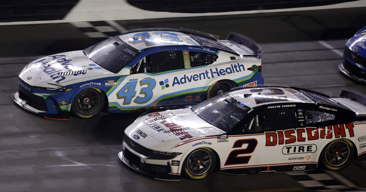 NASCAR Admits Mistake at Atlanta and Frustrated Fans Respond - Athlon ...