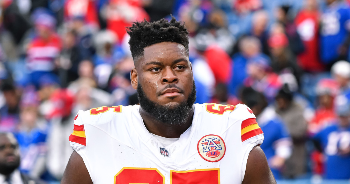 Chiefs Announce Trey Smith News After Leaving Colts Game - Athlon Sports