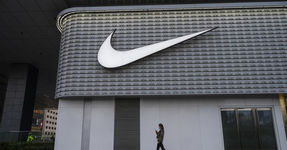 'Perfect' Nike Air Vapormax Plus Shoes Are on Sale Now for $70 Off ...