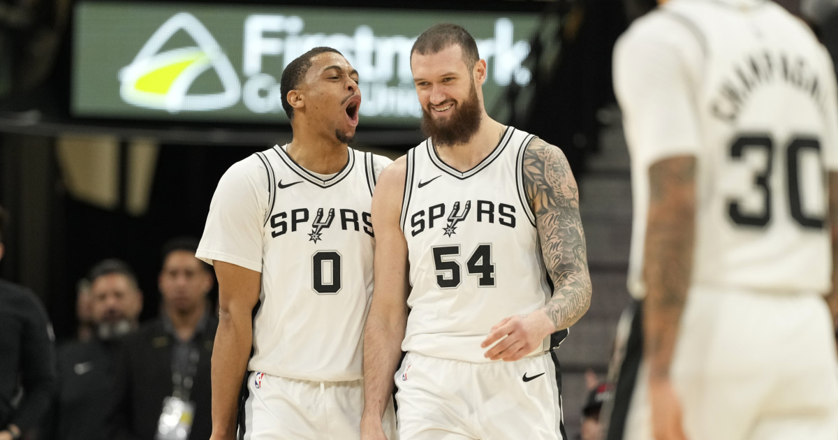 San Antonio Spurs Predicted to Bring Back Fan-Favorite This Offseason - Athlon Sports