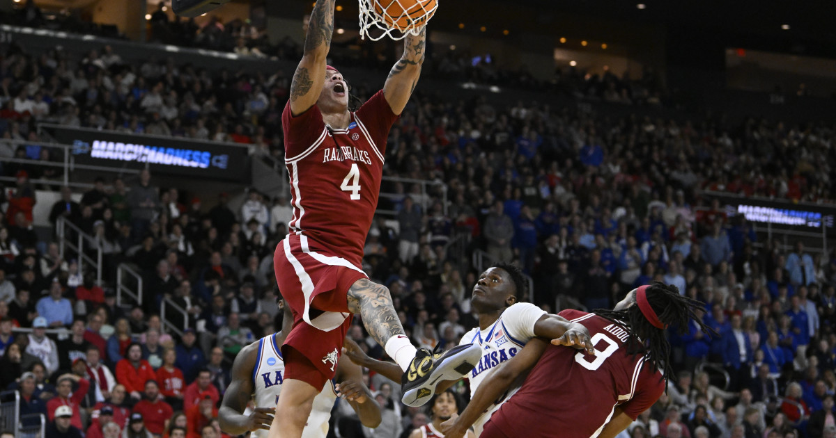 Arkansas Razorbacks Survive Kansas and Advance to Round Two of the NCAA ...