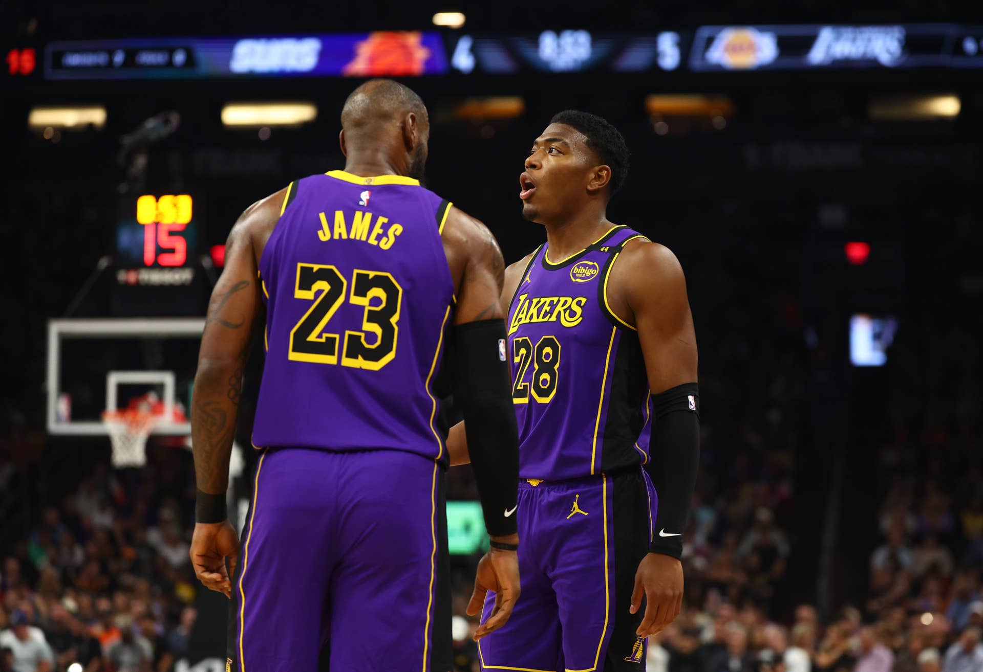 Lakers' New Injury Announcement for Bulls Game Turns Heads - Athlon Sports