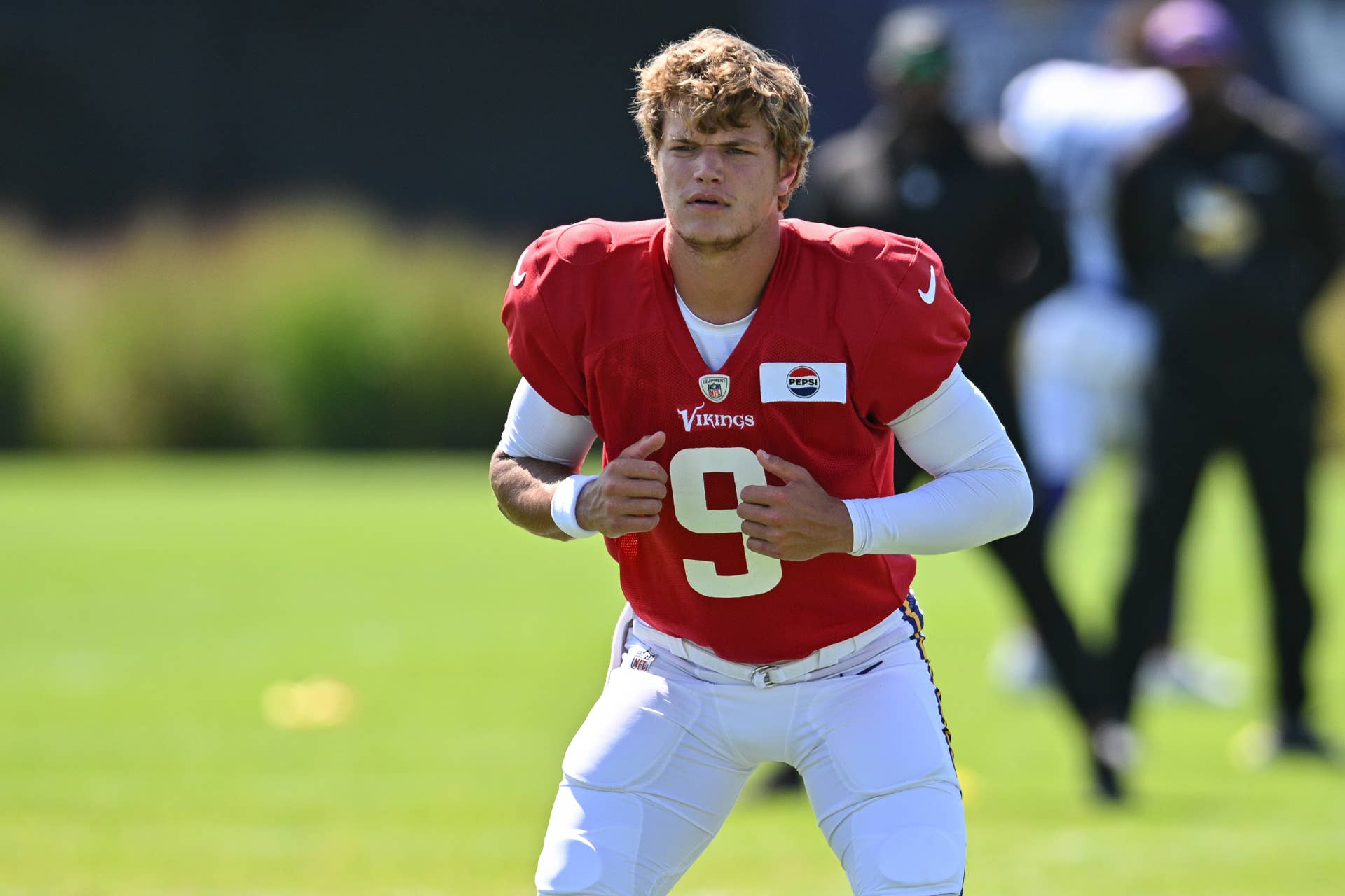 J.J. McCarthy Shares Major Update About Knee Injury - Athlon Sports