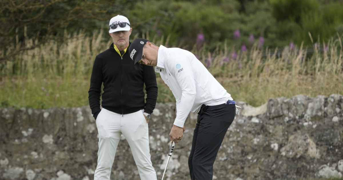 A Perfect Lag Putting Drill to Help Eliminate 3-Putts - Athlon Sports