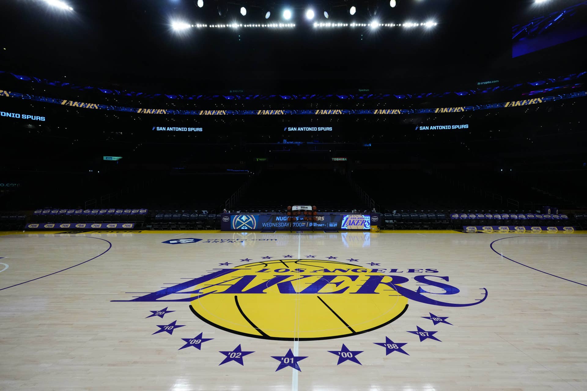 Lakers Named Favorite to Land Former Celtics Center - Athlon Sports