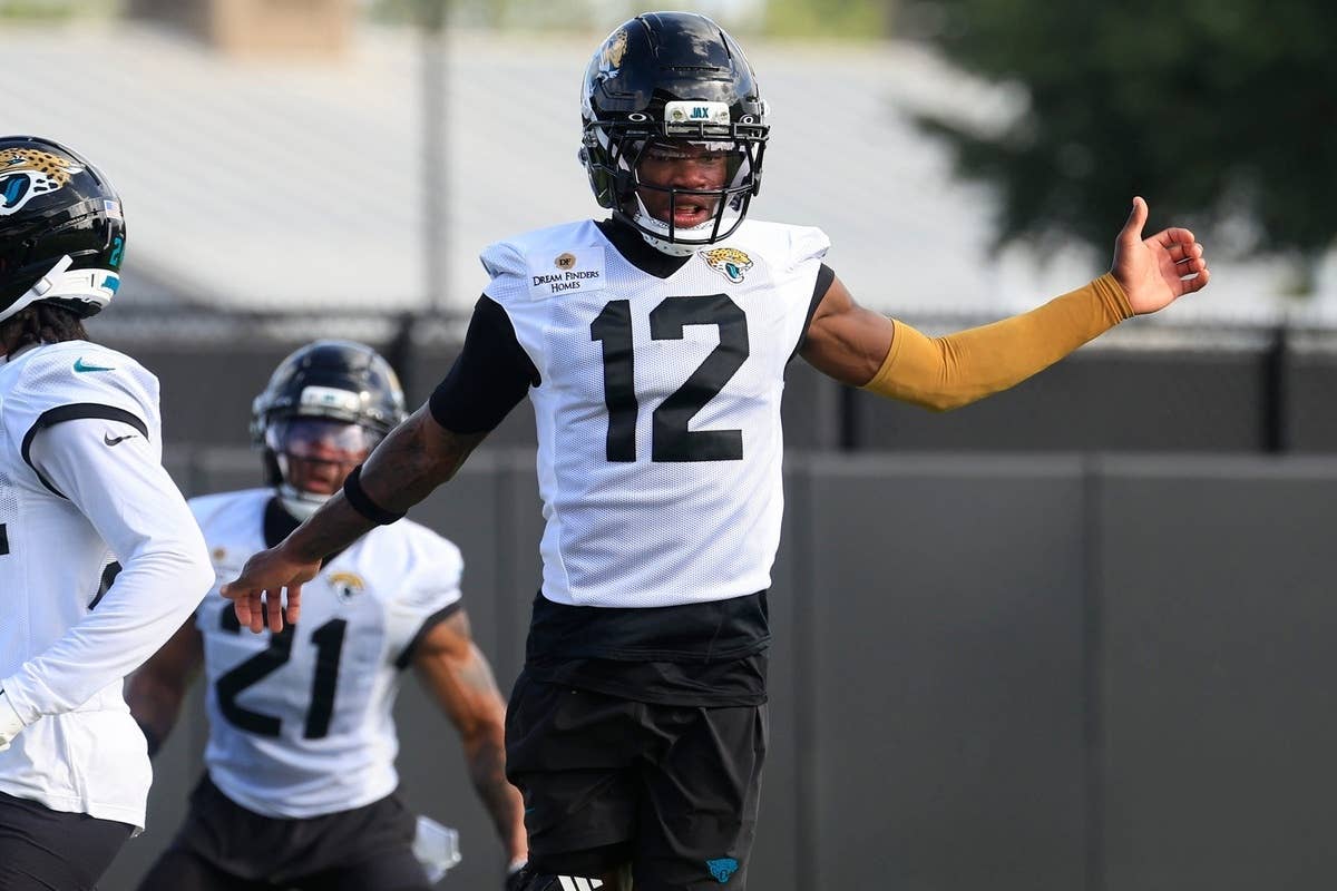 Travis Hunter Channels ‘Prime Time’ With Coach Prime Stunt at Jaguars ...