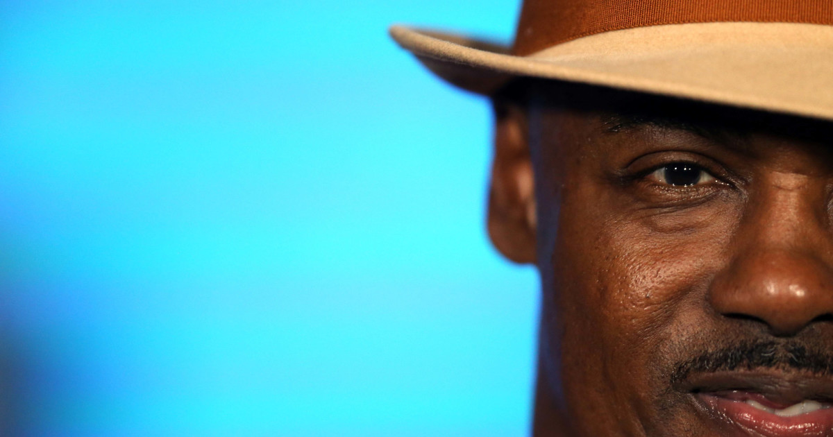 NFL: Brian Dawkins Wants to Save Your Life - Athlon Sports