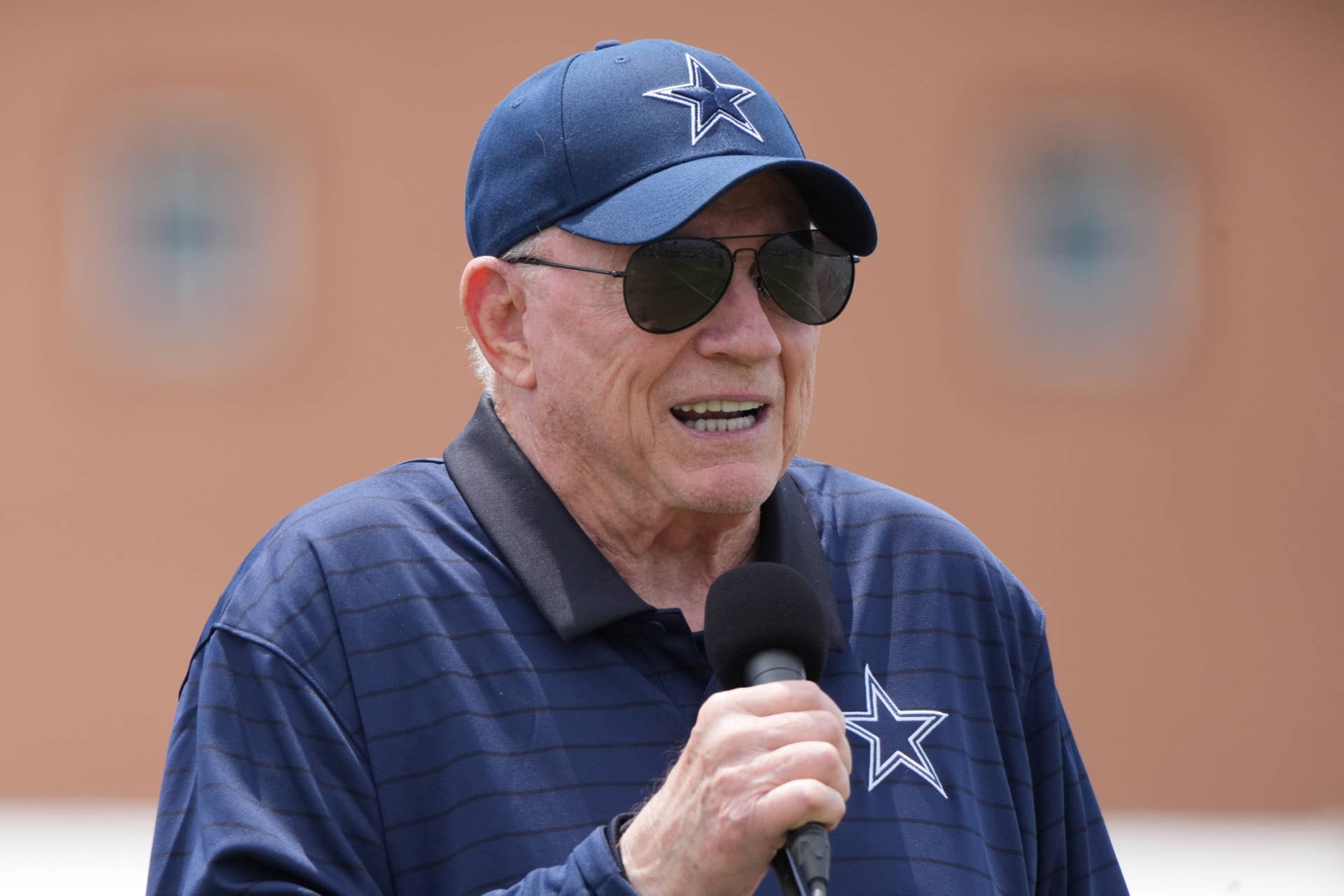 Jerry Jones Requests Cowboys Legend to Step In and Bridge Gap with ...