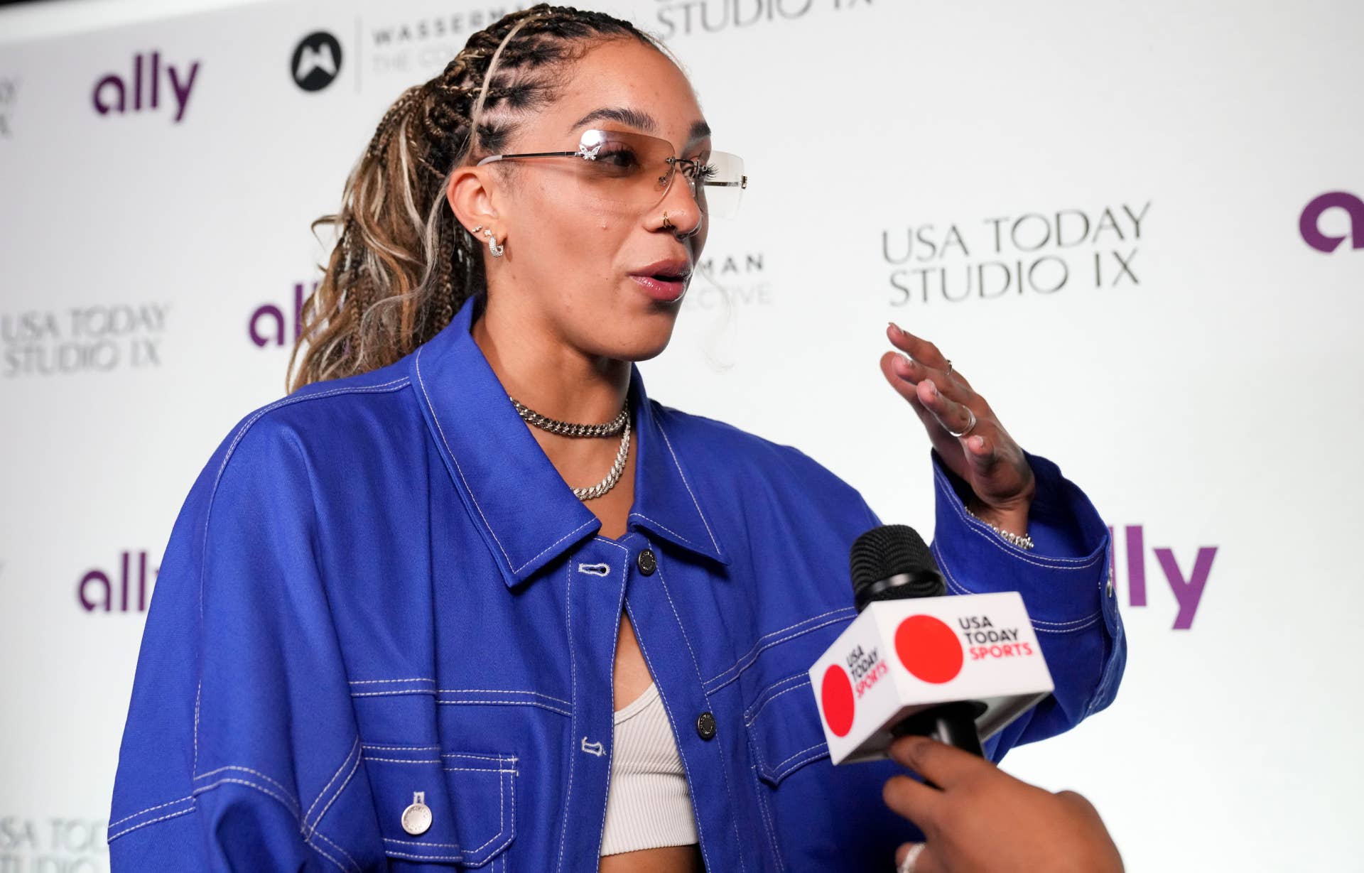 Storm Star Gabby Williams Threatens to Quit WNBA Over Unrivaled ...