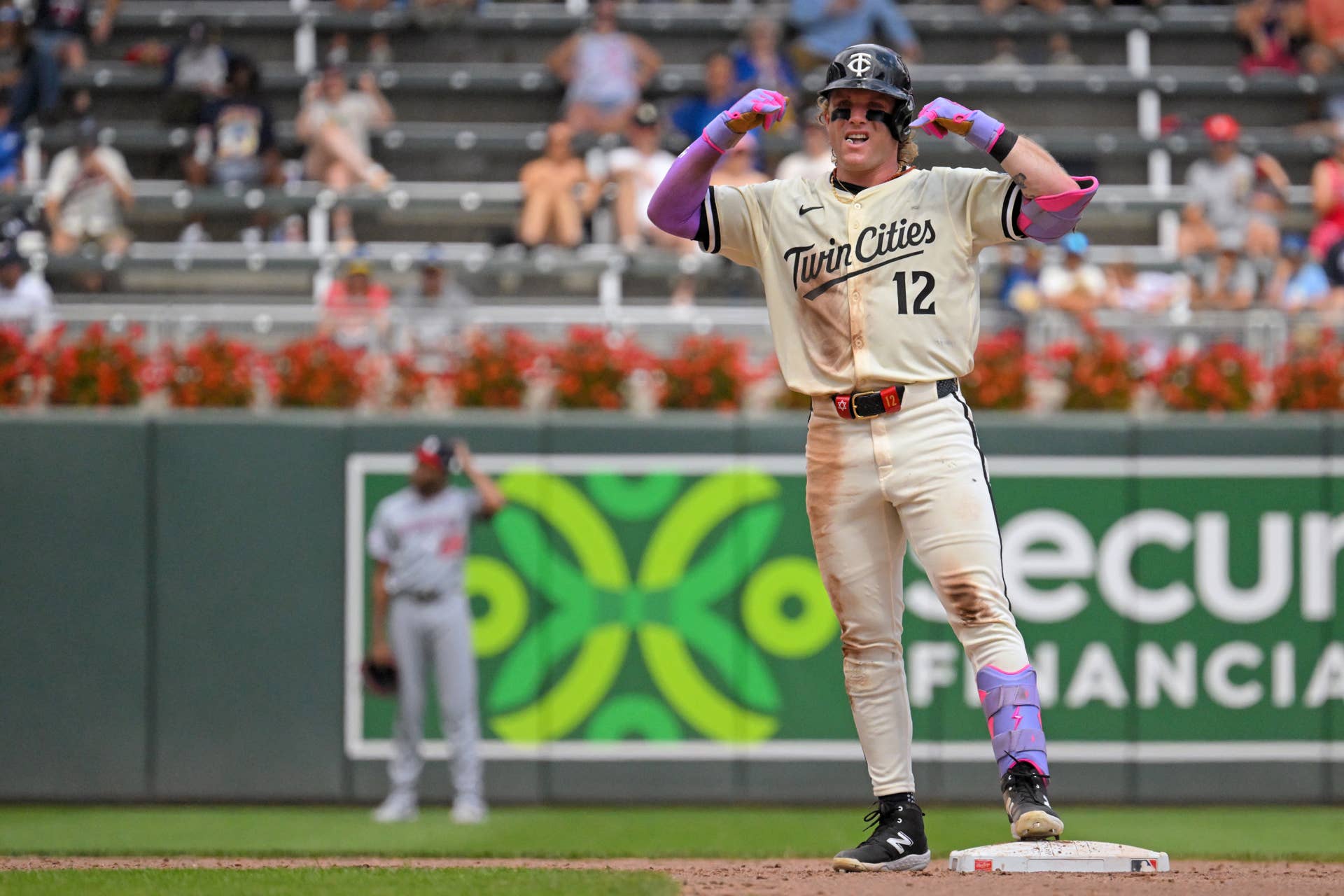 Phillies Add Gold Glove Center Fielder to Solve Outfield Issue - Report ...