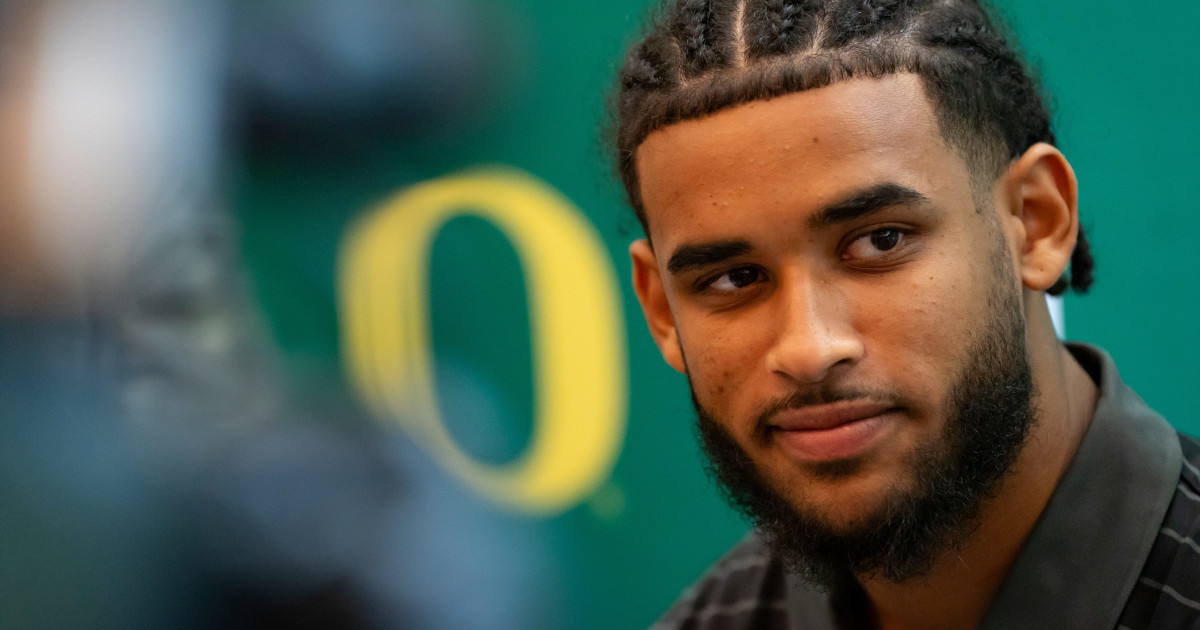 Big Dante Moore News Emerges Amid Oregon Football Season - Athlon Sports