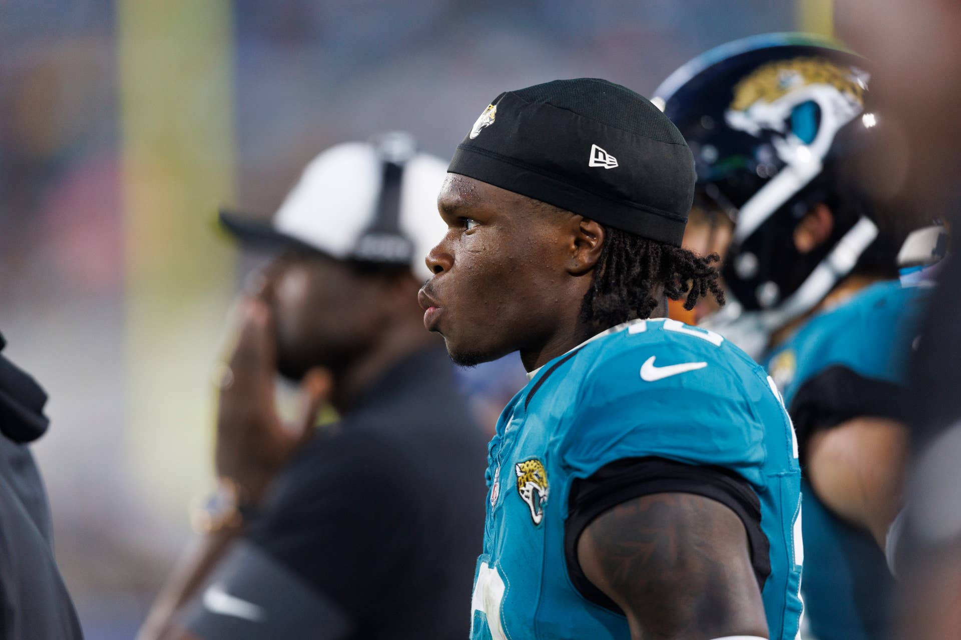 NFL World Reacts to Embarrassing Travis Hunter Photo - Athlon Sports
