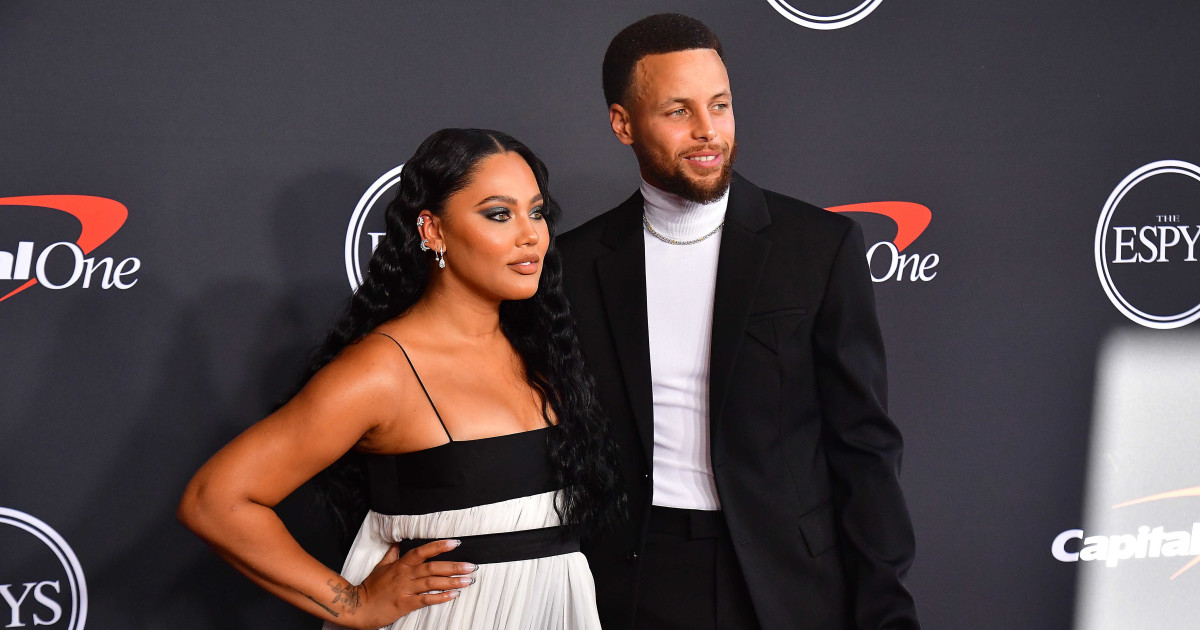 Ayesha Curry Sends Message to Steph Curry After Lakers-Warriors ...