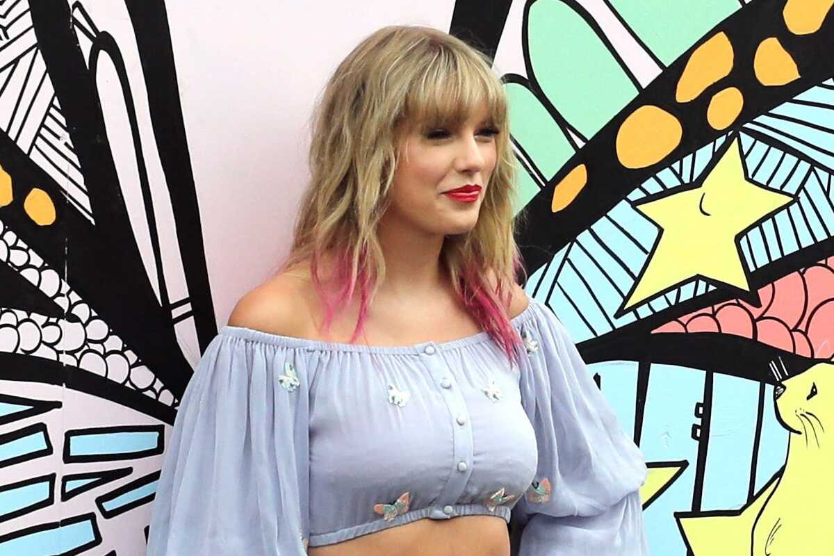 Taylor Swift References Fly After Dillon Gabriel's Misunderstood ...
