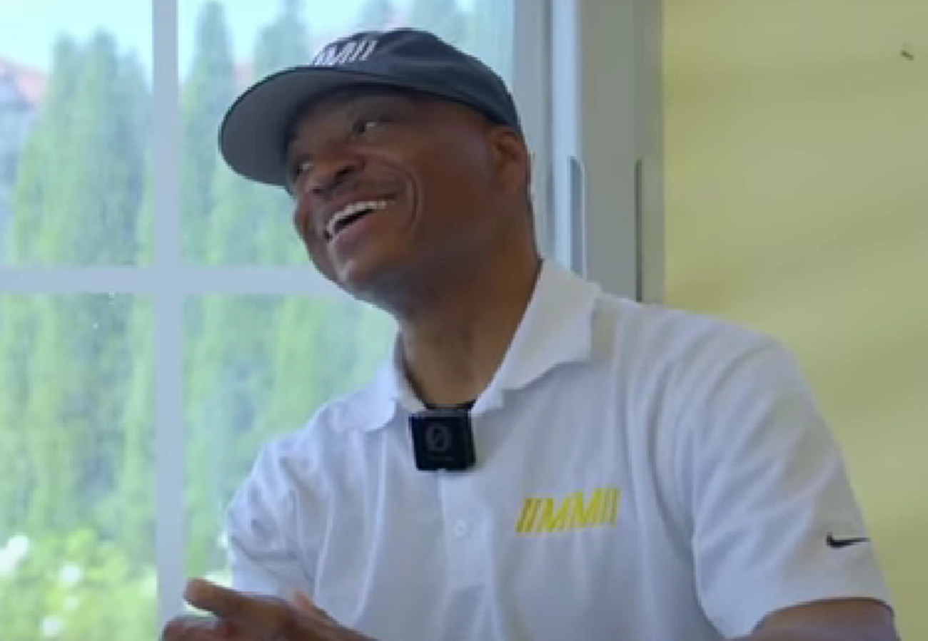 Gus Johnson Recalls Emotional Meeting With Legendary Michigan Coach Bo ...