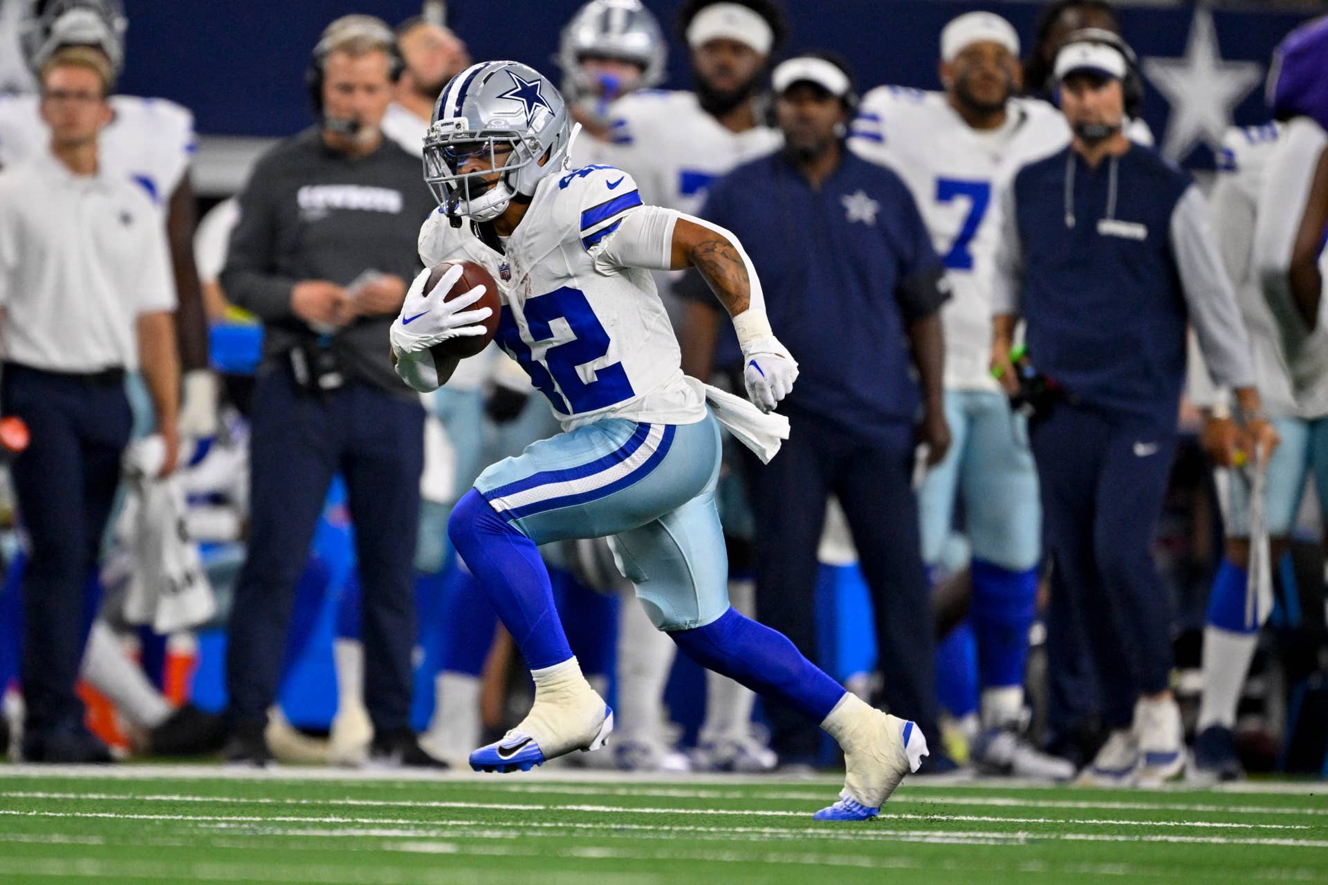 Cowboys Reveal Perfectly Clear Reason For Decision To Cut Deuce Vaughn ...