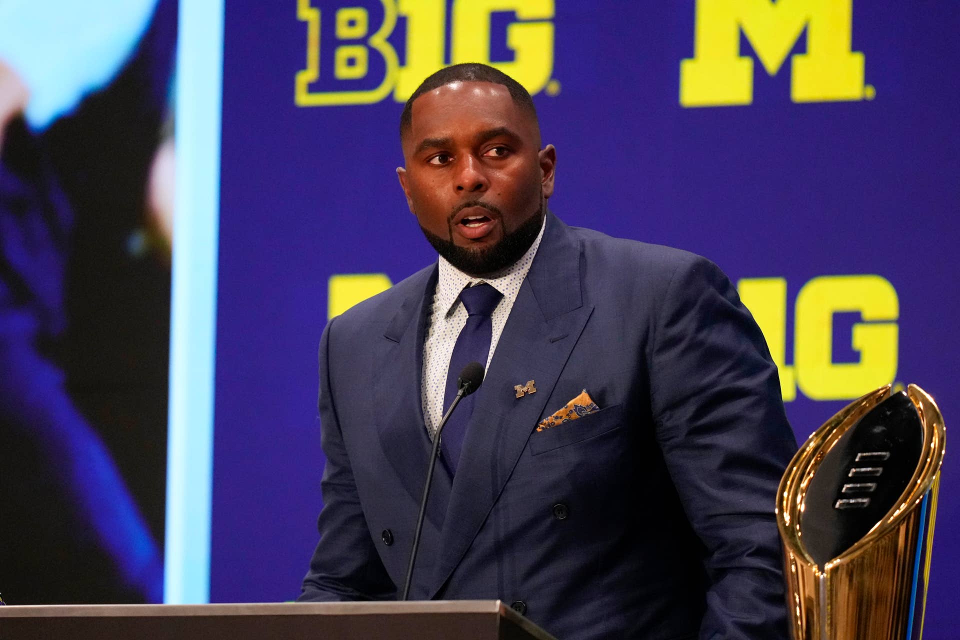 3 Michigan Offensive Linemen Competing for Playing Time Ahead of Week 1 ...