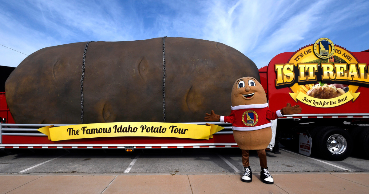 Idaho Football Reveals Must-See 'Fightin Taters' Helmets for Home ...