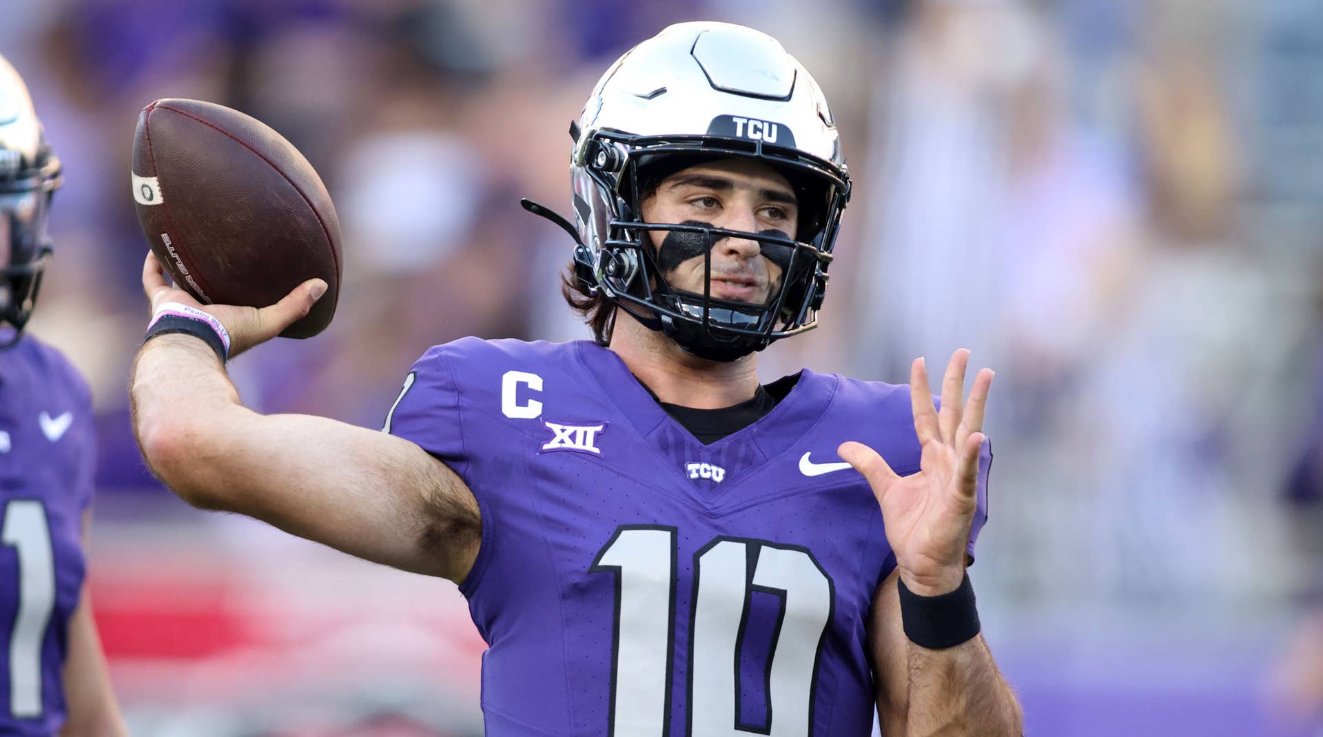 9,000-Yard QB to Enter Name into College Football Transfer Portal ...