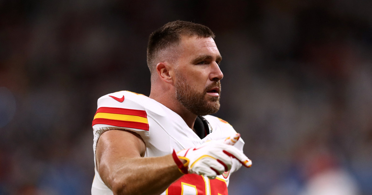 Travis Kelce's Postgame Exchange With Former Chiefs Teammate Catches Attention - Athlon Sports