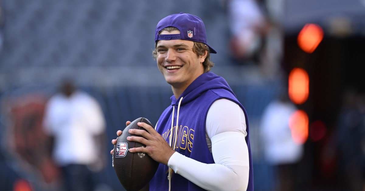 JJ McCarthy Sets NFL Record, Matches Vikings Legend in Win Over Bears ...