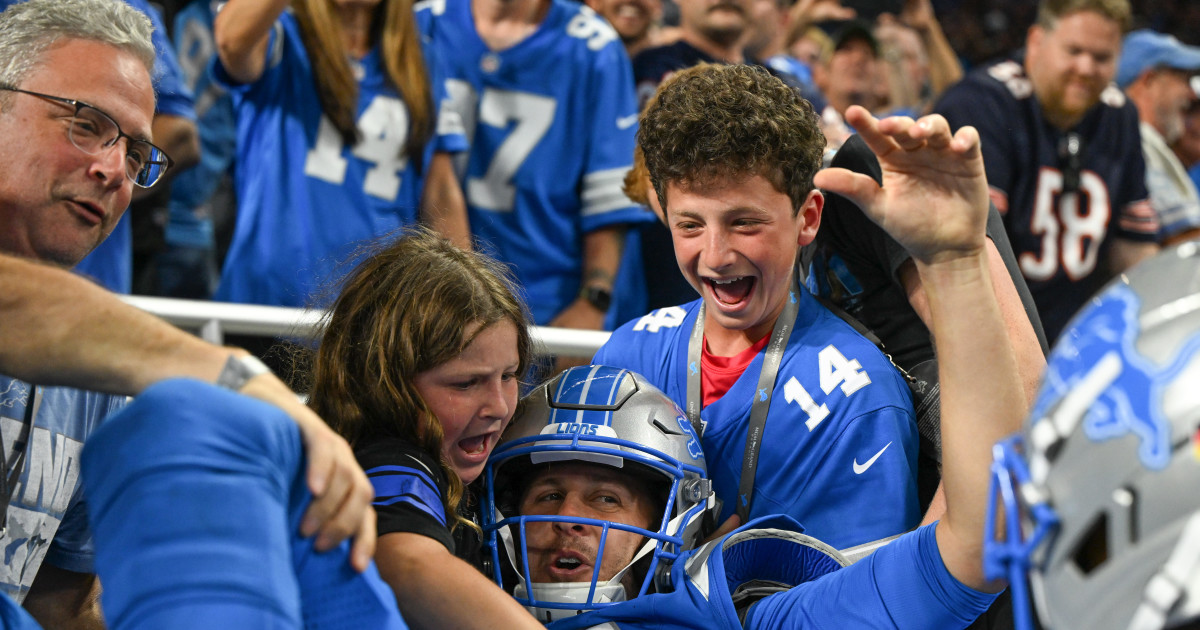 Jared Goff Grades His Leap Into the Stands Following TD No. 5 vs. Bears ...