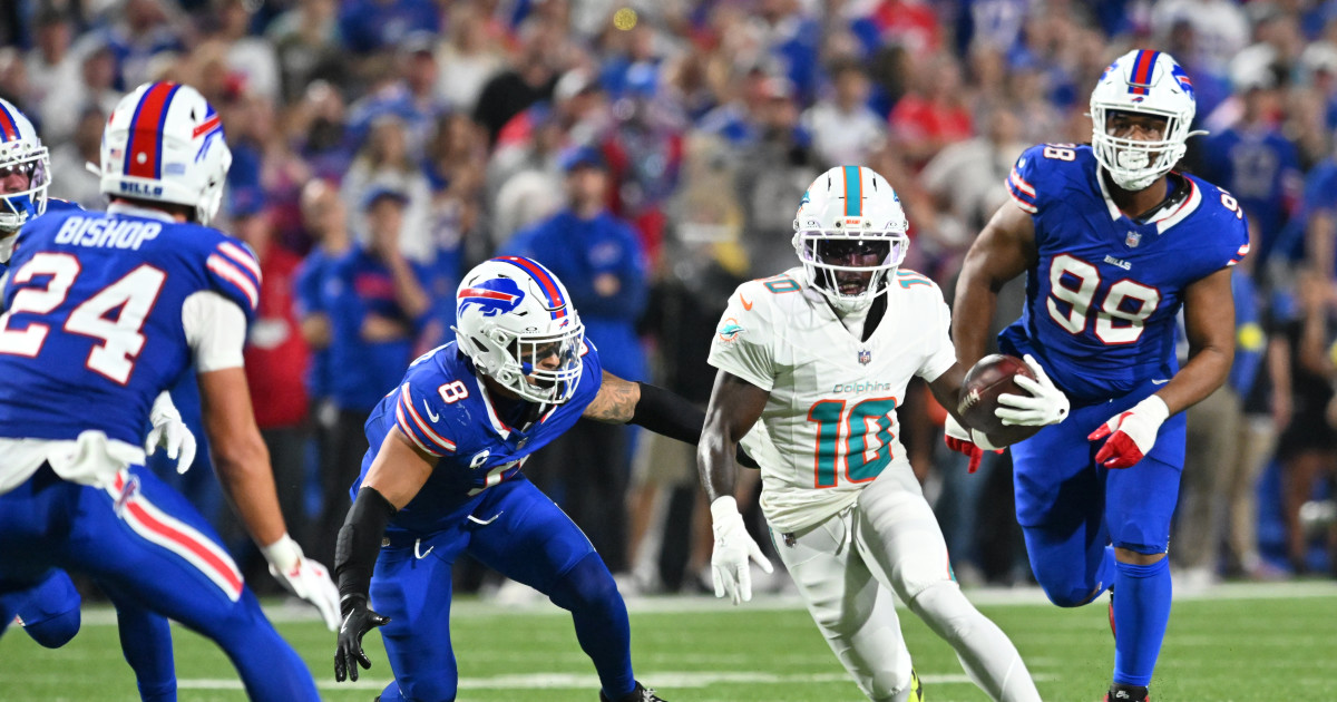 Tyreek Hill Had Strong Words About Mike McDaniel After Dolphins' Third ...