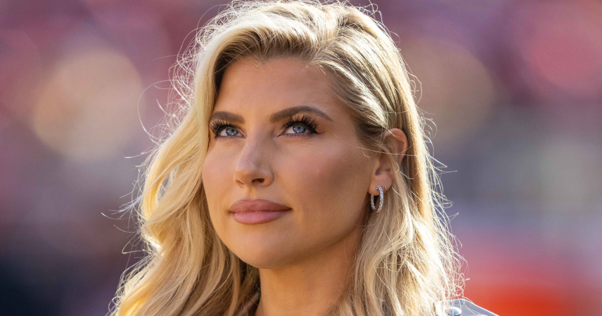 NFL Reporter Melanie Collins Catches Attention With Outfit for Colts ...