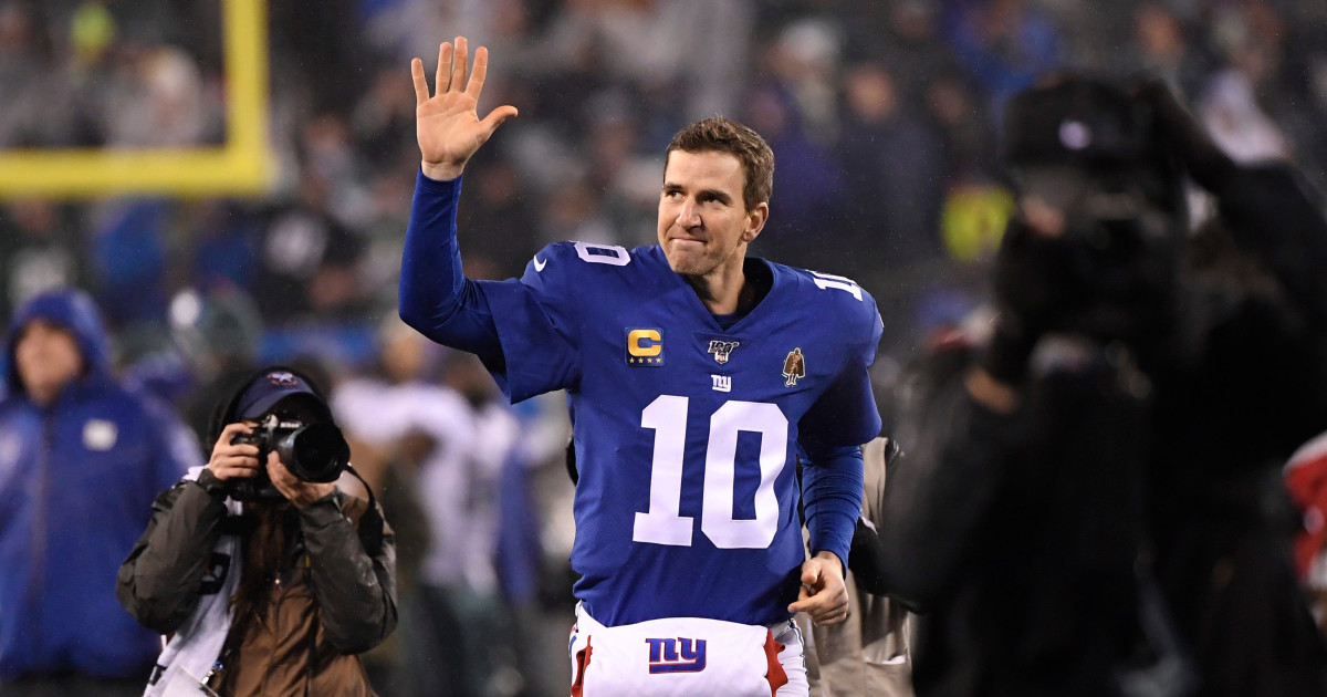 Eli Manning Pulls off Umpire Stunt at Yankee Stadium With Savannah Bananas - Athlon Sports