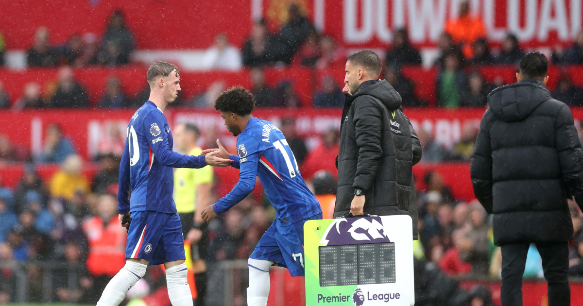 Why Is Cole Palmer Subbed Off vs Manchester United? Real Reason Behind ...