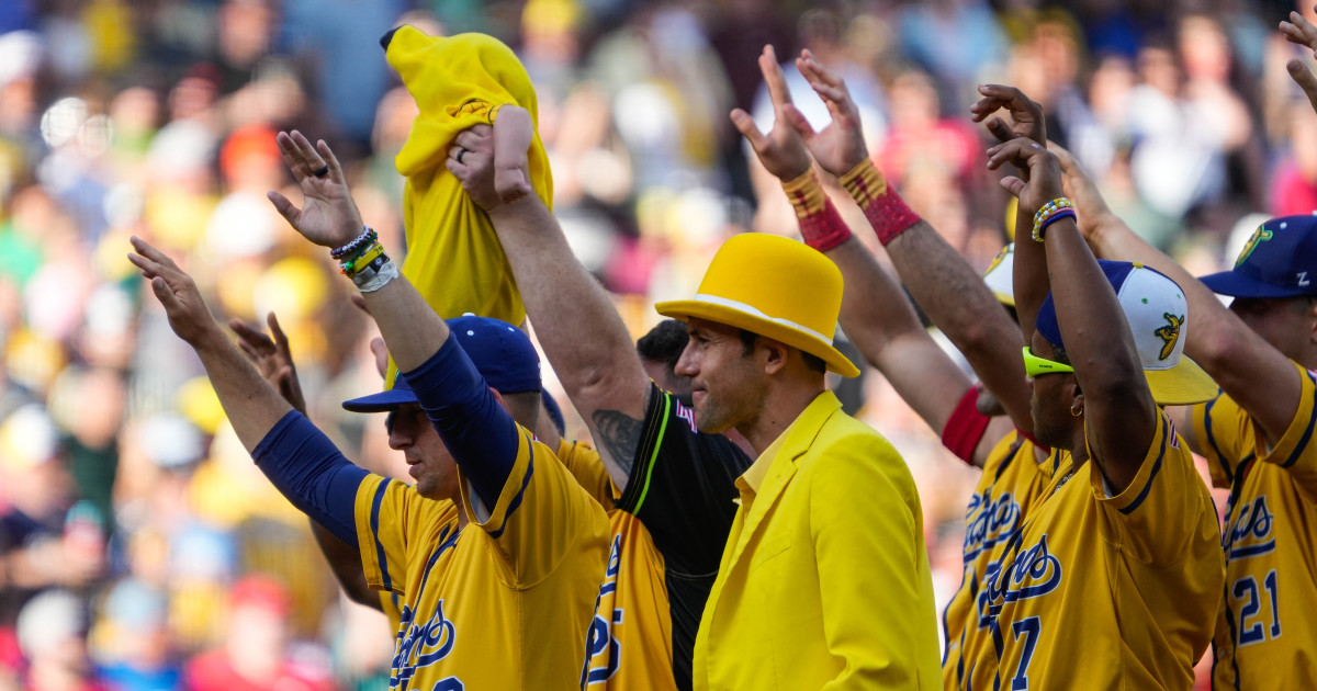 Savannah Bananas Crowd Erupts When Famous Rapper Takes the Field ...