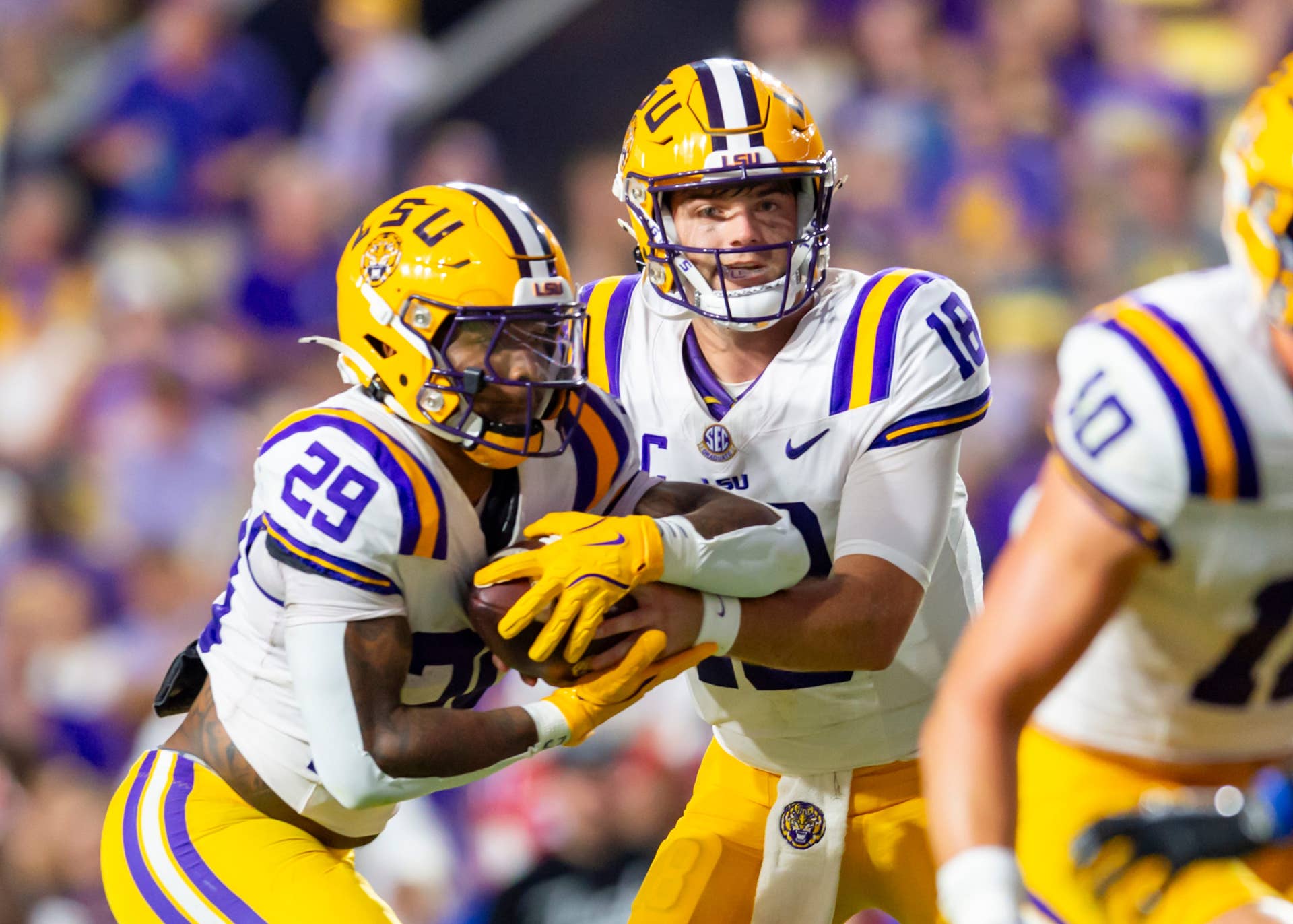 LSU Star’s Injury Status Changes Ahead of Ole Miss Game - Athlon Sports