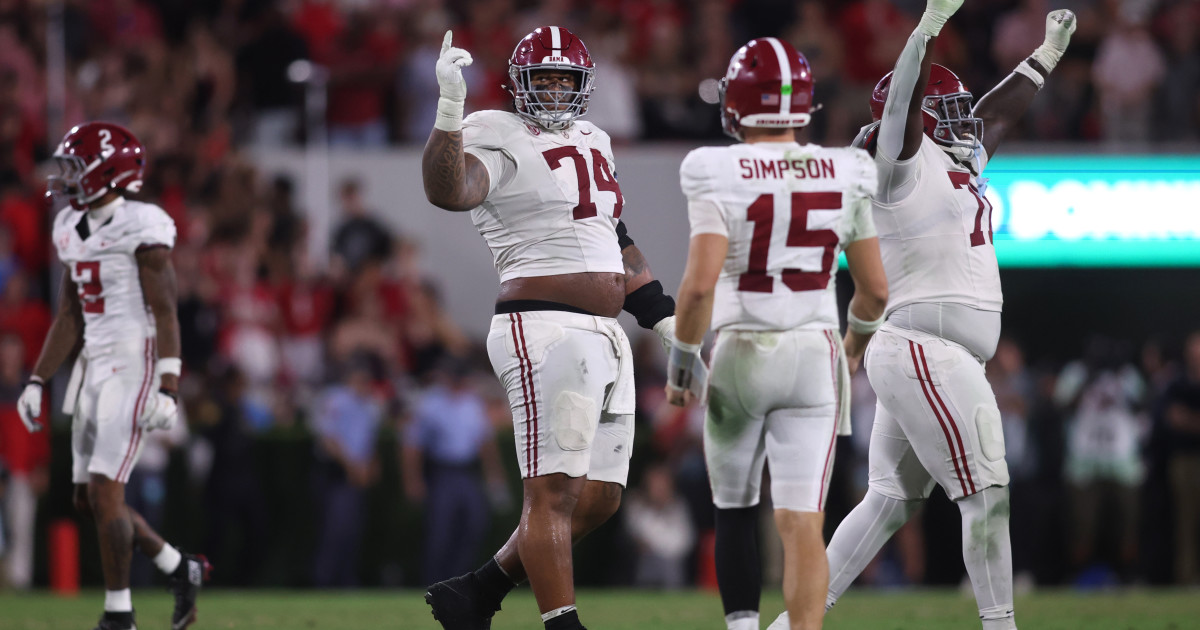 Viral Screen Play Helps Alabama's Kadyn Proctor Earn Spot on PFF 'Team ...