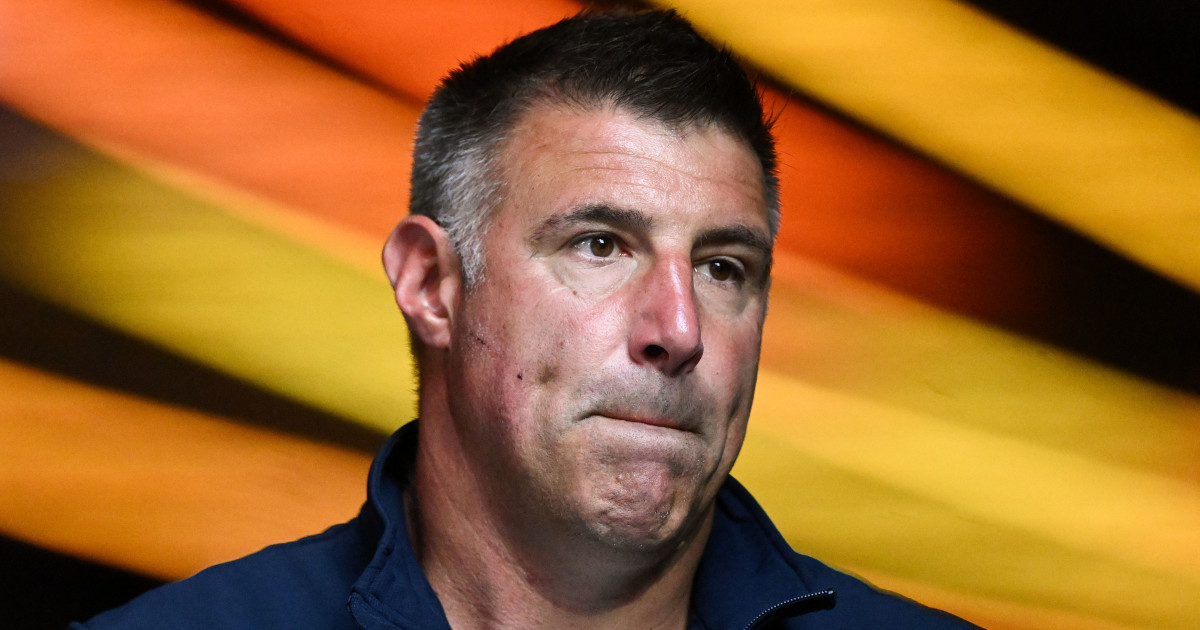 NFL Reacts to Mike Vrabel's Bloodied Lip Incident in Patriots' Win ...