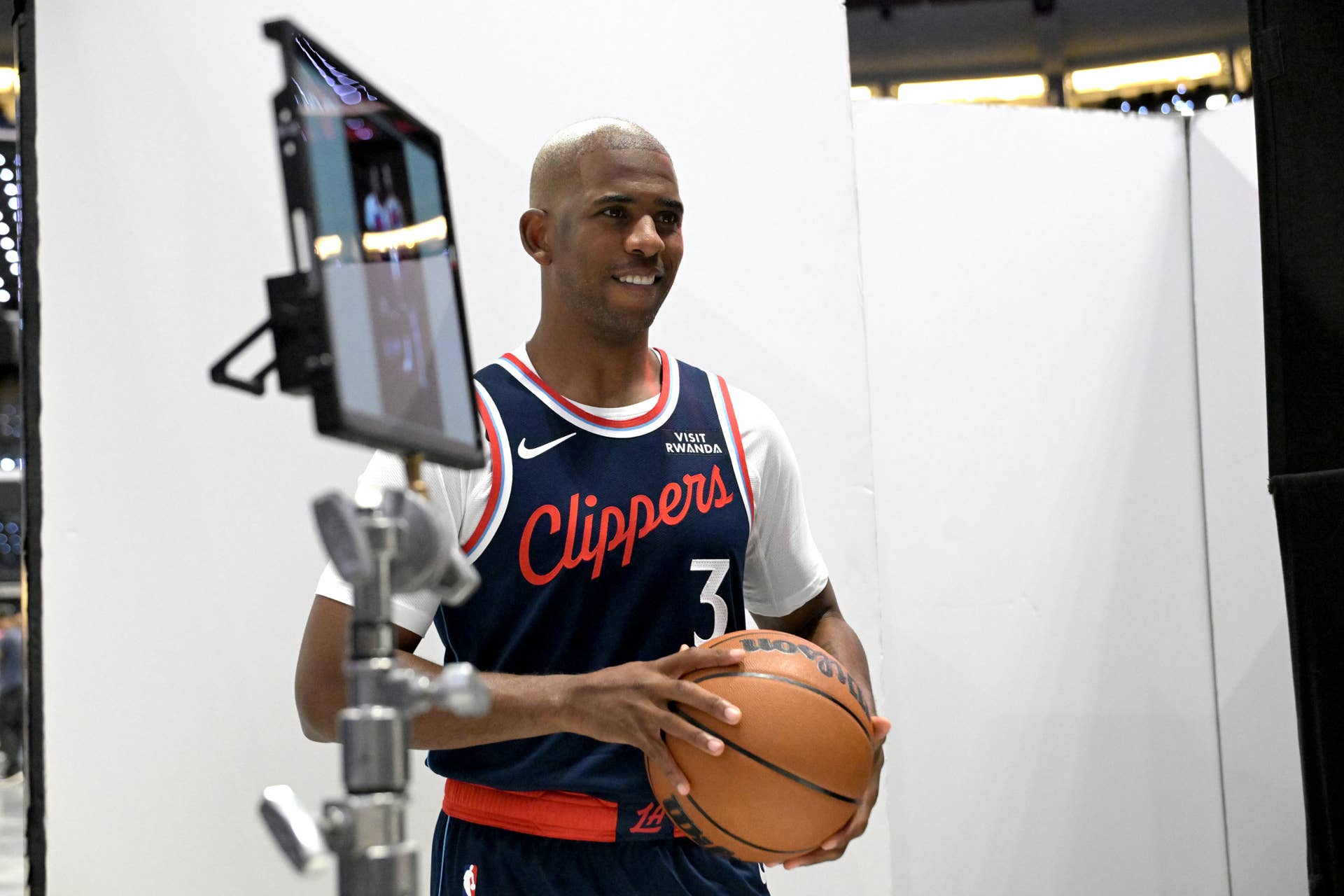 Chris Paul on Keeping Up with His Former Clippers Teammates - Athlon Sports