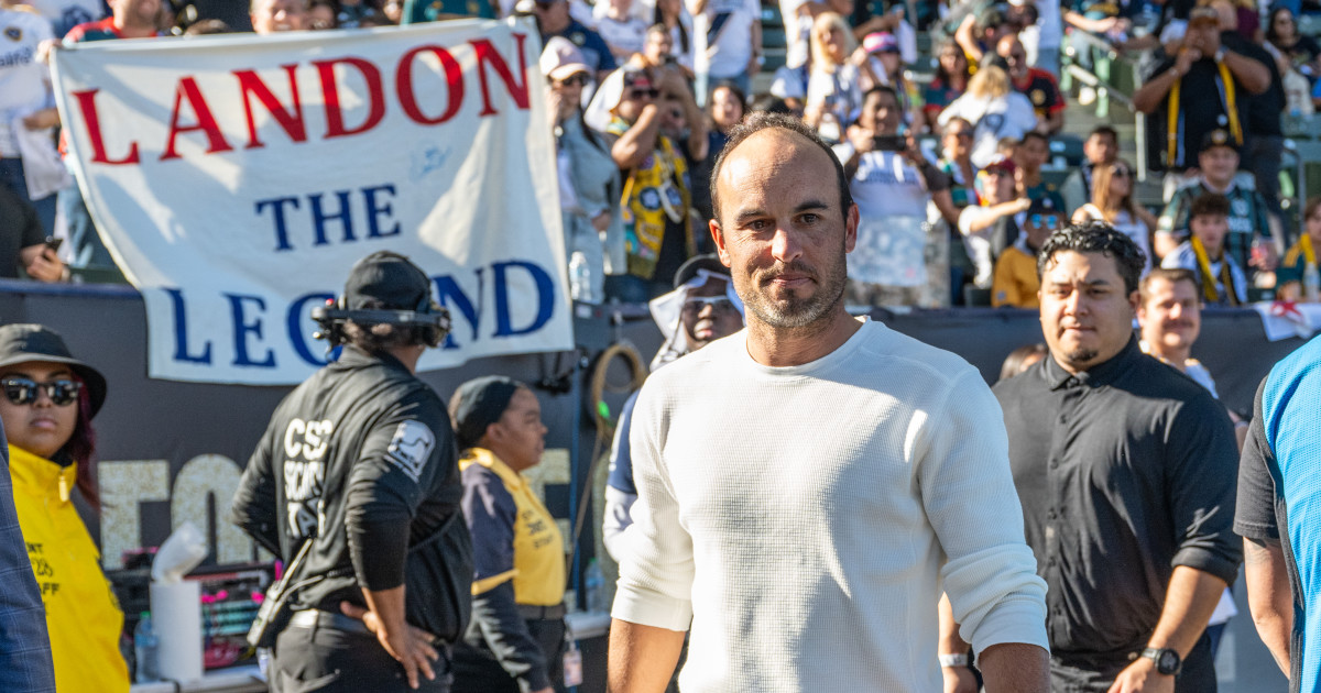 USMNT Legend Landon Donovan's Eye-Catching New Look Going Viral ...