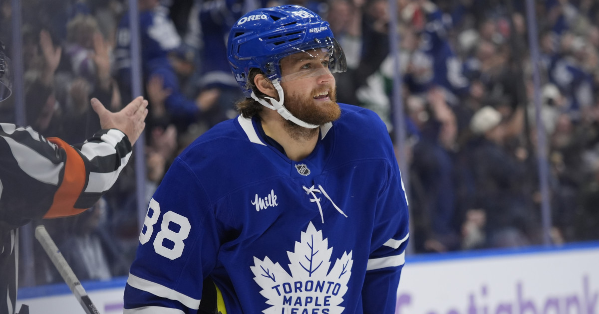 Maple Leafs Coach Craig Berube Responds to William Nylander Move ...