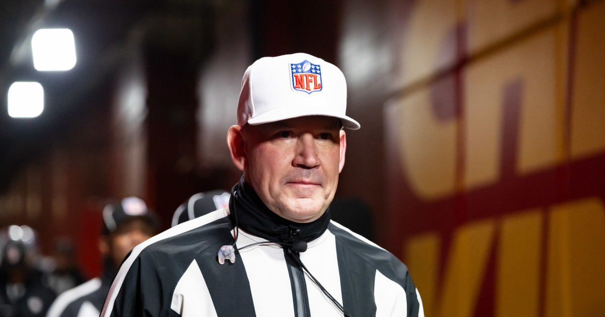 Referee Clete Blakeman Had an Error-Filled Sequence in Falcons-Colts ...