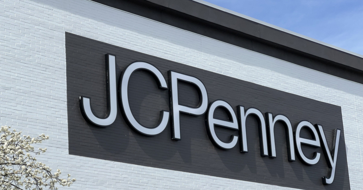 JCPenney's $15 Soft Fleece Joggers Are 60% Off in 9 Colors - Athlon Sports